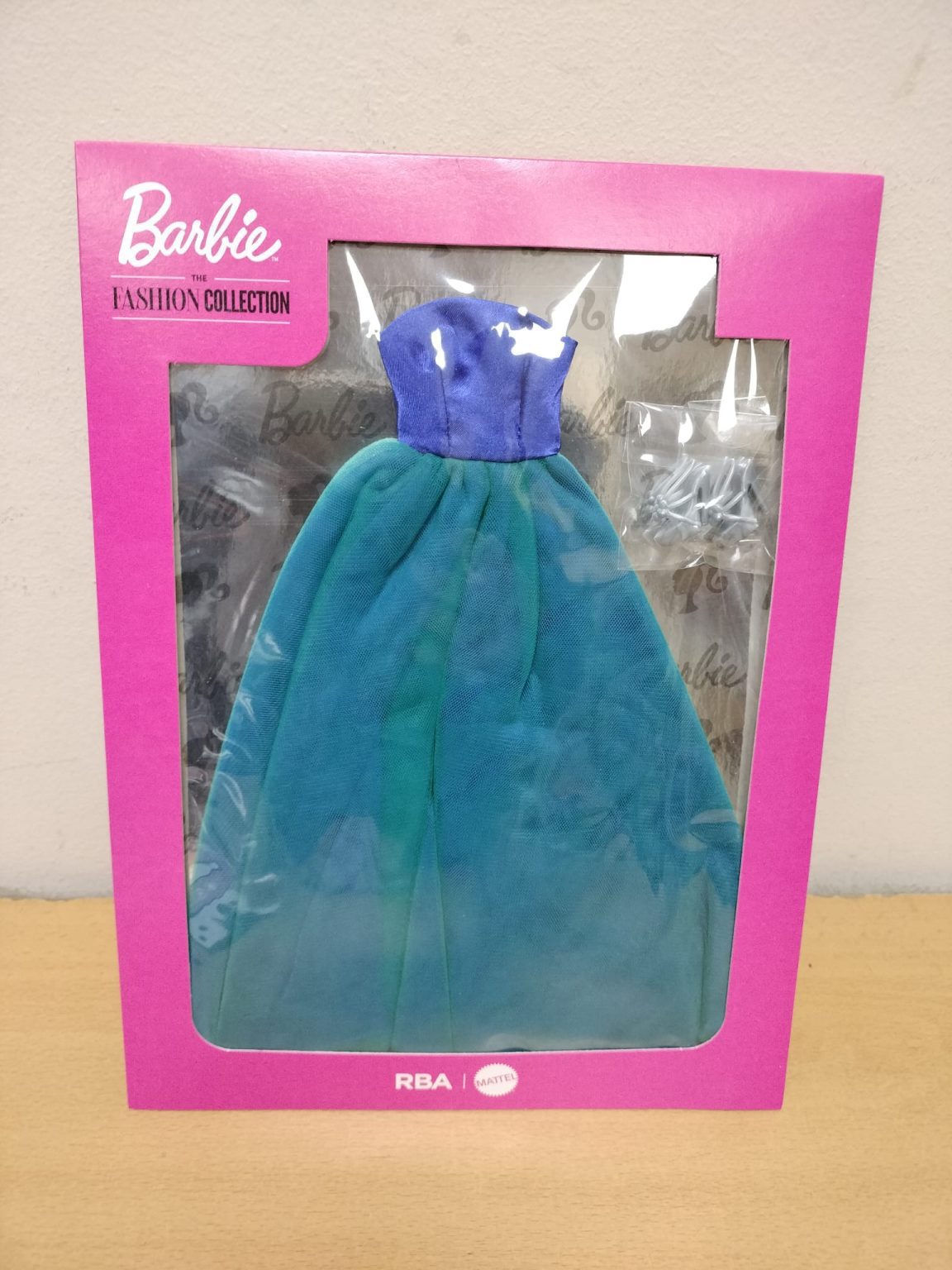 #25 SENIOR PROM Barbie #25 BARBIE THE FASHION COLLECTION VESTIDOS ...